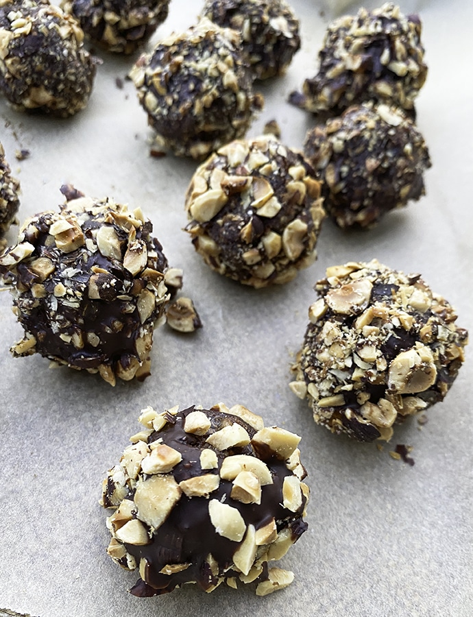 No Bake Healthy Ferrero Rocher | GIRLS WHO EAT